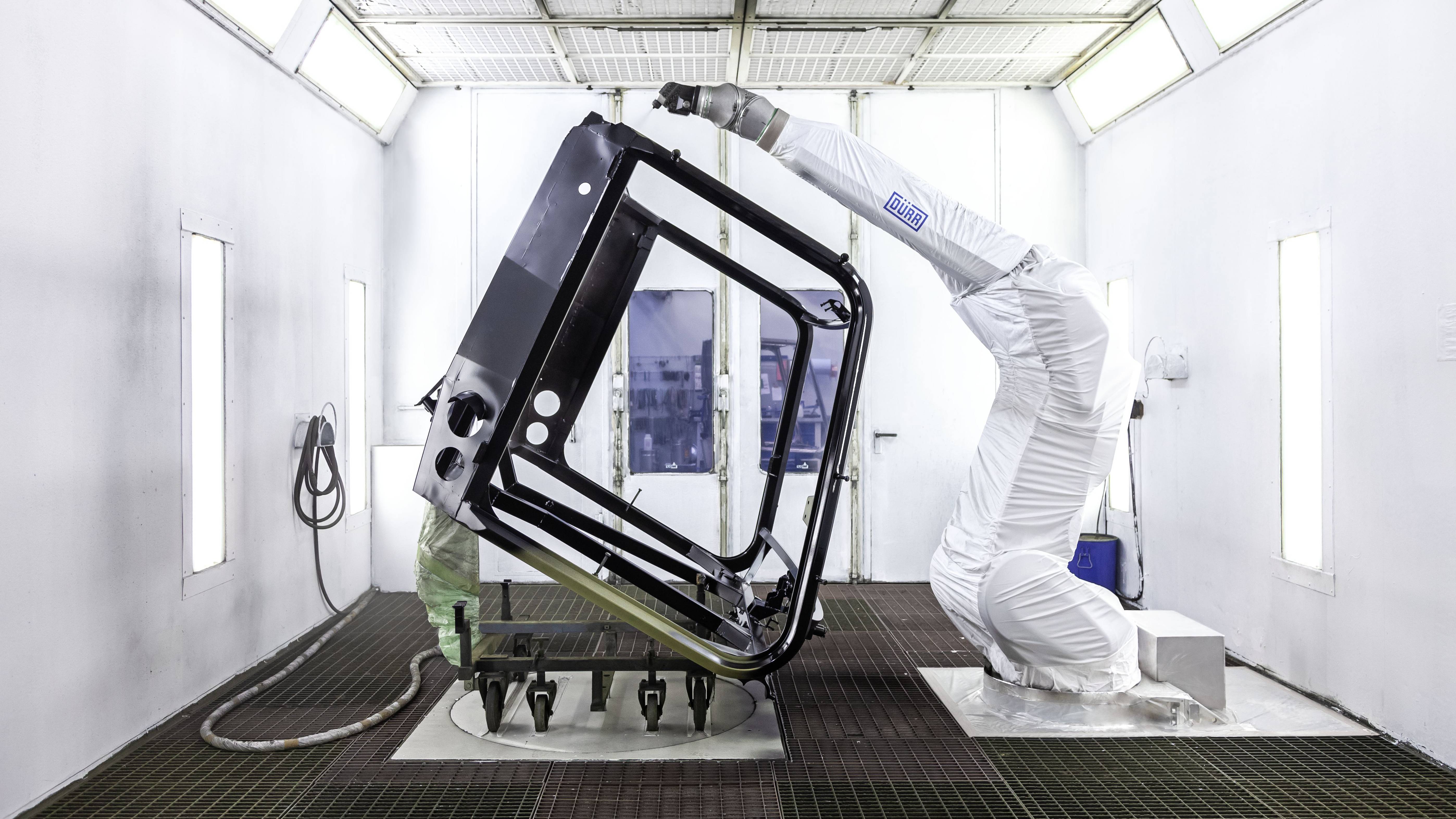 World market leader Kässbohrer automates production of its PistenBully ...